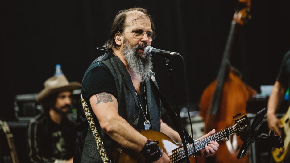 Steve Earle returns to his Outlaw Roots with new album + exclusive ...