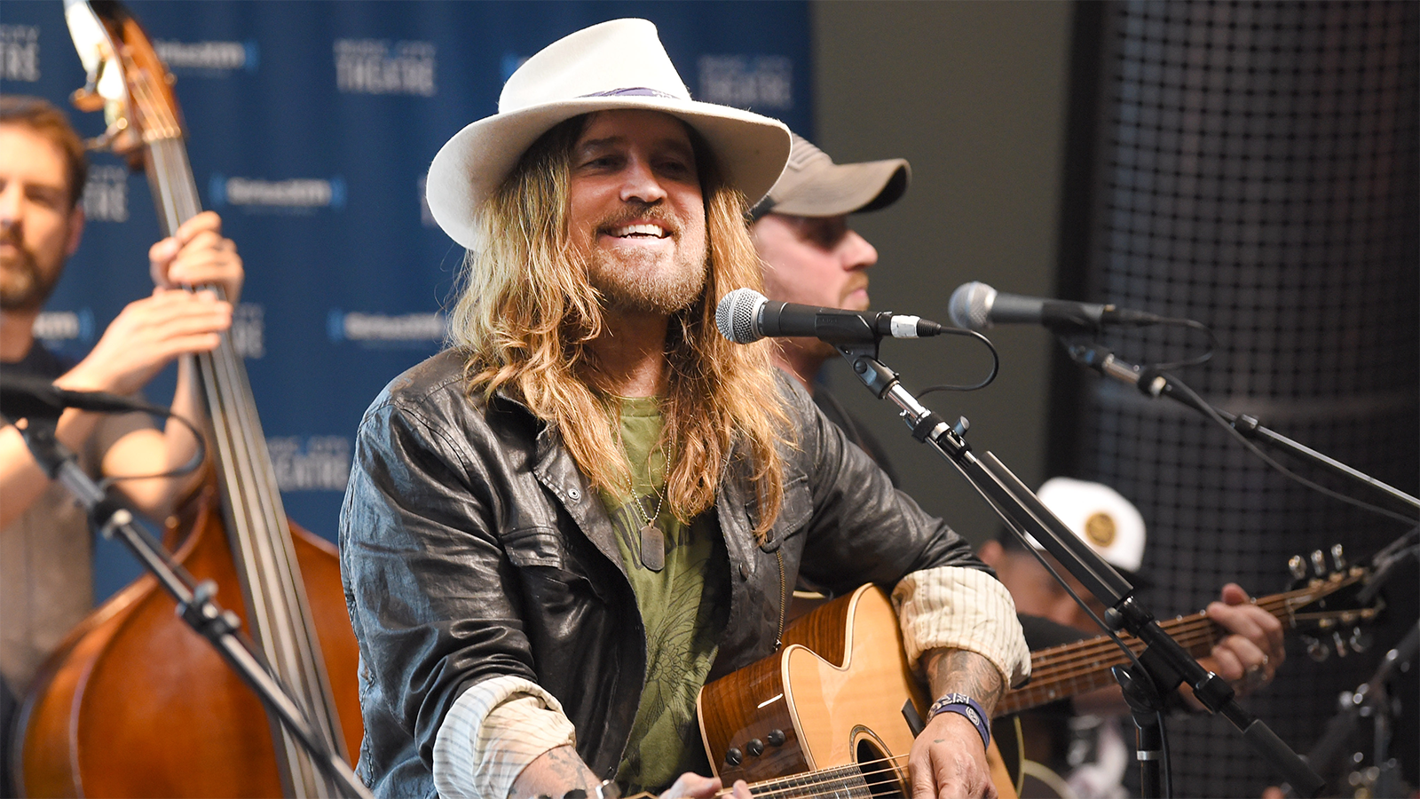 14 of the Greatest Left-Handed Musicians