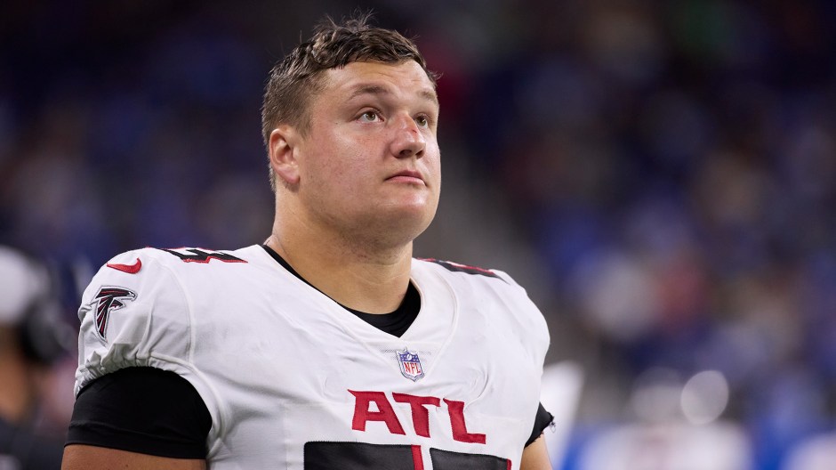 Atlanta Falcons' Chris Lindstrom Talks Season Excitement & Bijan Robinson