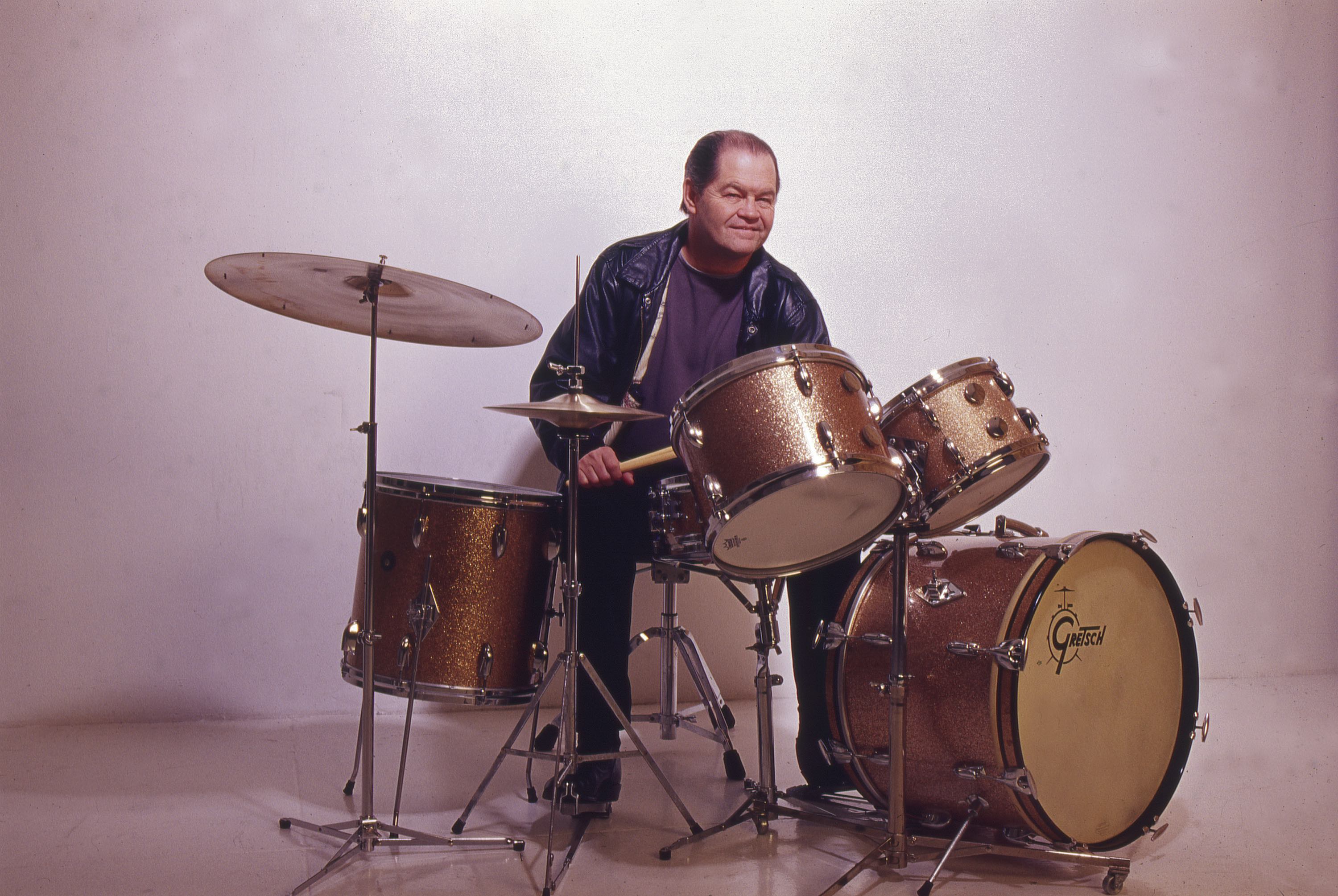 14 of the Greatest Left-Handed Musicians