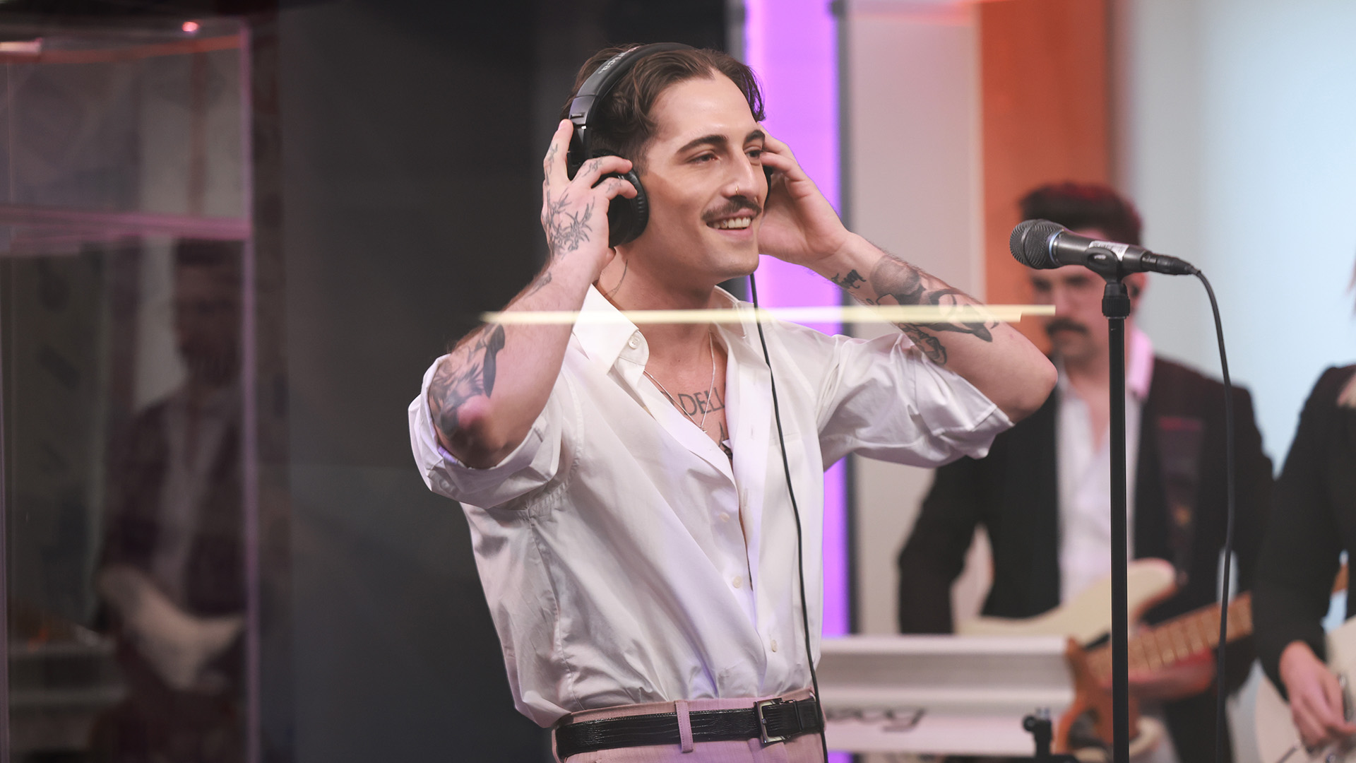 Damiano David Covers 'Die With A Smile' Live at the SiriusXM Studios ...