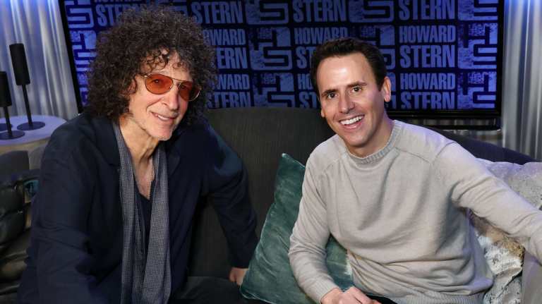Jennifer Lopez Sits Down with Howard Stern for the First Time